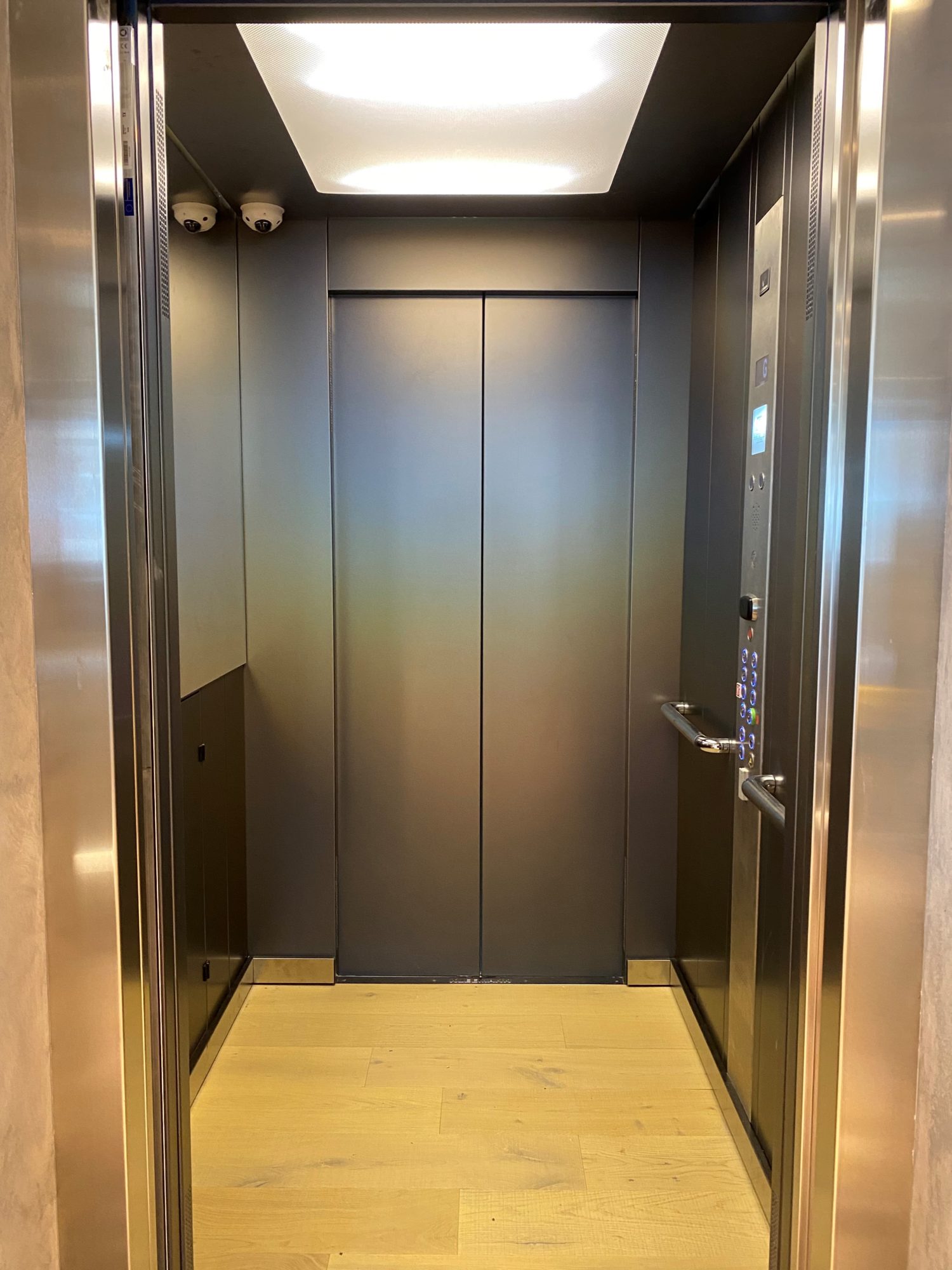 Hotel, Tower Bridge road - Murray Lift Group